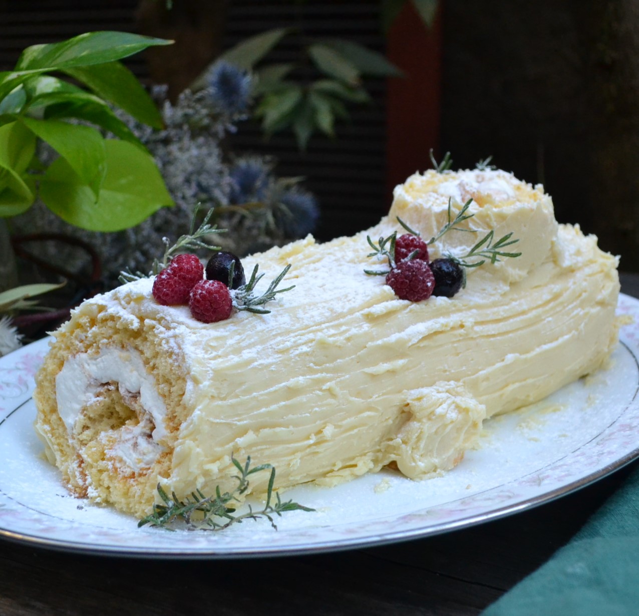 White Chocolate Bûche de Noël ホワイトチョコレートブッシュドノエル – US Southern Kitchen